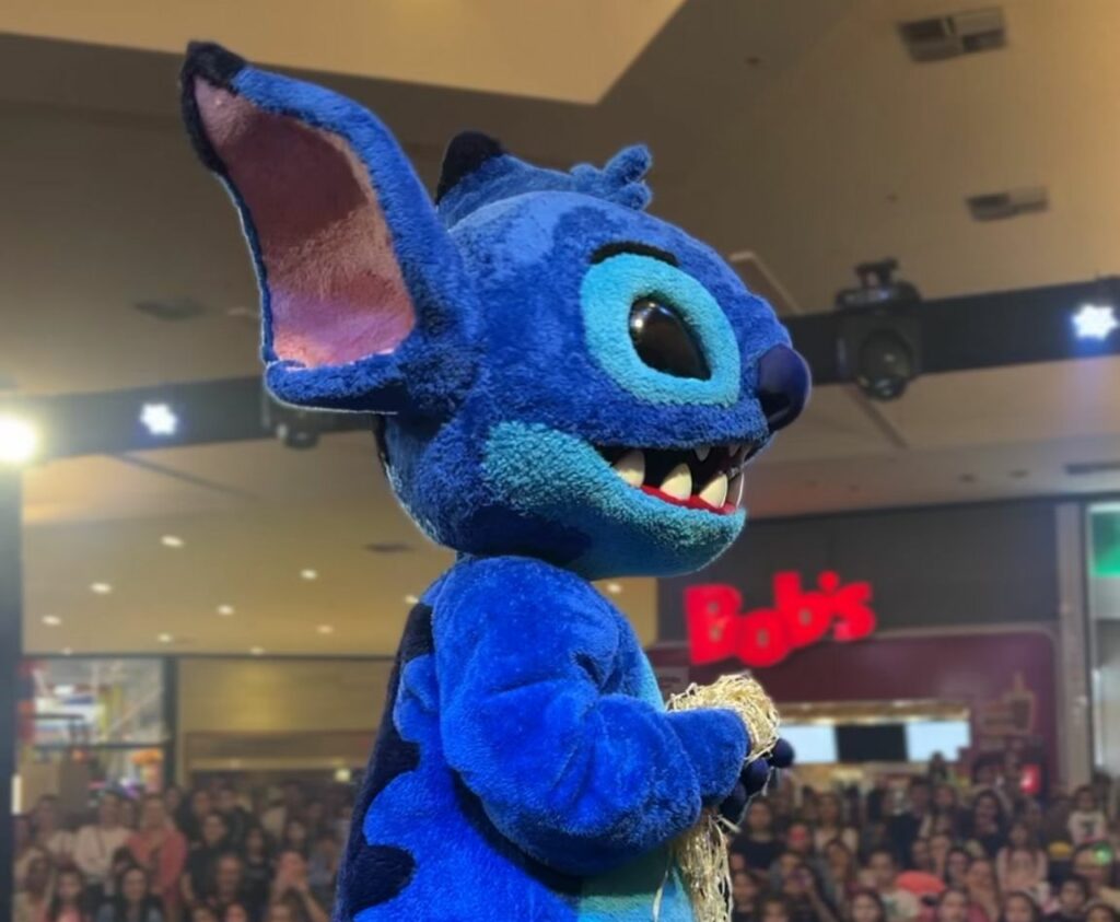 Nações Shopping promove encontro de fãs com os personagens Elsa, Stitch ...